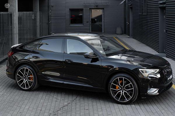 Black Audi E-Tron 2023 in Vilnius, with an engine capacity of 0.00 L and mileage of 100 thousand km for 33900 €, photo 3 on AUTOMOTO.COM.LV