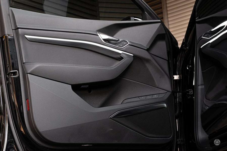 Черный Ауди E-Tron 2023 в Вильнюс, объемом двигателя 0.00 л и пробегом 100 тыс. км за 33900 €, фото 21 на AUTOMOTO.COM.LV
