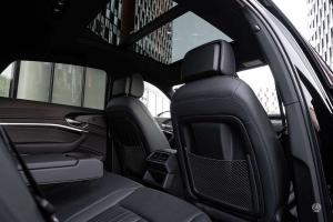 Черный Ауди E-Tron 2023 в Вильнюс, объемом двигателя 0.00 л и пробегом 100 тыс. км за 33900 €, фото 24 на AUTOMOTO.COM.LV