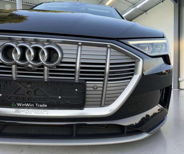 Black Audi E-Tron 2023 in Vilnius, with an engine capacity of 0.00 L and mileage of 54 thousand km for 35800 €, photo 3 on AUTOMOTO.COM.LV