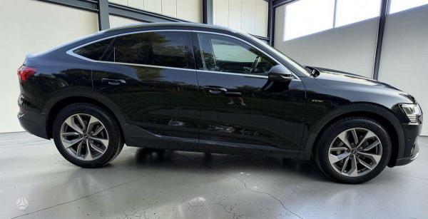 Black Audi E-Tron 2023 in Vilnius, with an engine capacity of 0.00 L and mileage of 54 thousand km for 35800 €, photo 5 on AUTOMOTO.COM.LV