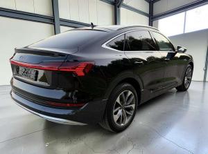 Черный Ауди E-Tron 2023 в Вильнюс, объемом двигателя 0.00 л и пробегом 54 тыс. км за 35800 €, фото 7 на AUTOMOTO.COM.LV