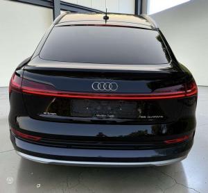Черный Ауди E-Tron 2023 в Вильнюс, объемом двигателя 0.00 л и пробегом 54 тыс. км за 35800 €, фото 8 на AUTOMOTO.COM.LV