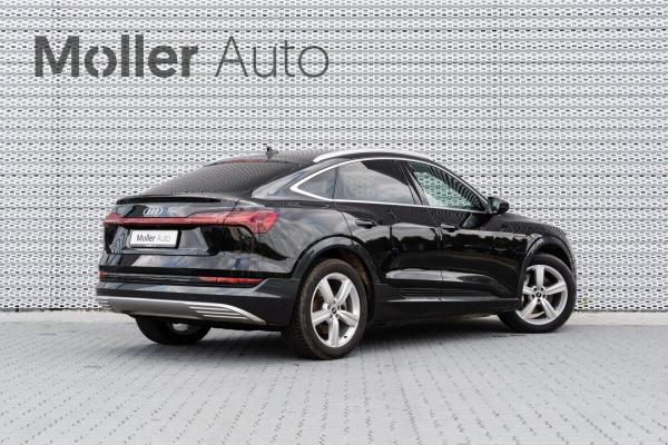 Melns Audi E-Tron 2023 Mārupe, ar dzinēja tilpumu 0.00 L un nobraukumu 28 tūkst. km par 43300 €, foto 4 vietnē AUTOMOTO.COM.LV
