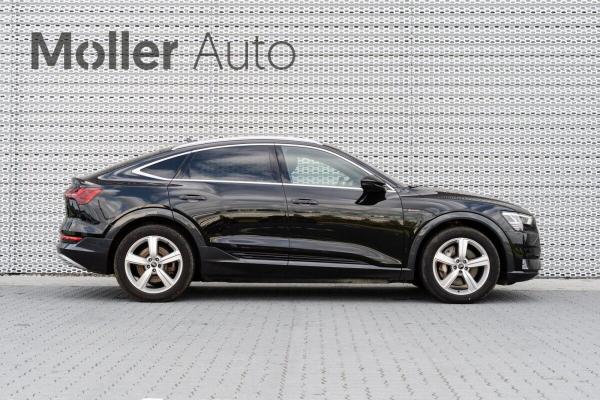 Melns Audi E-Tron 2023 Mārupe, ar dzinēja tilpumu 0.00 L un nobraukumu 28 tūkst. km par 43300 €, foto 5 vietnē AUTOMOTO.COM.LV