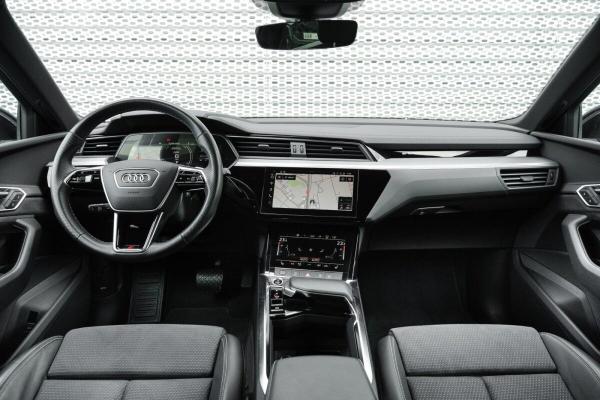 Melns Audi E-Tron 2023 Mārupe, ar dzinēja tilpumu 0.00 L un nobraukumu 28 tūkst. km par 43300 €, foto 6 vietnē AUTOMOTO.COM.LV