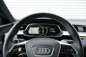 Melns Audi E-Tron 2023 Mārupe, ar dzinēja tilpumu 0.00 L un nobraukumu 28 tūkst. km par 43300 €, foto 18 vietnē AUTOMOTO.COM.LV