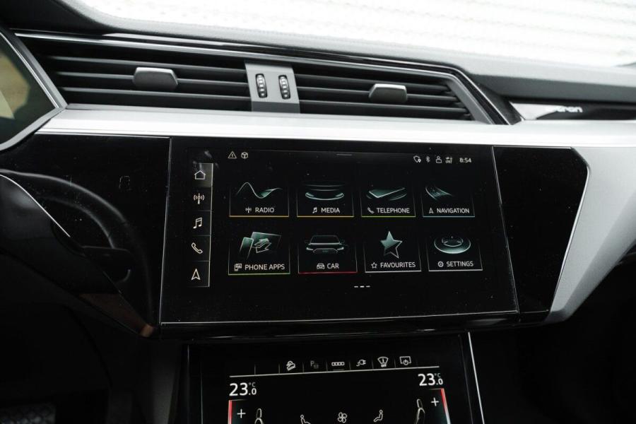 Melns Audi E-Tron 2023 Mārupe, ar dzinēja tilpumu 0.00 L un nobraukumu 28 tūkst. km par 43300 €, foto 21 vietnē AUTOMOTO.COM.LV