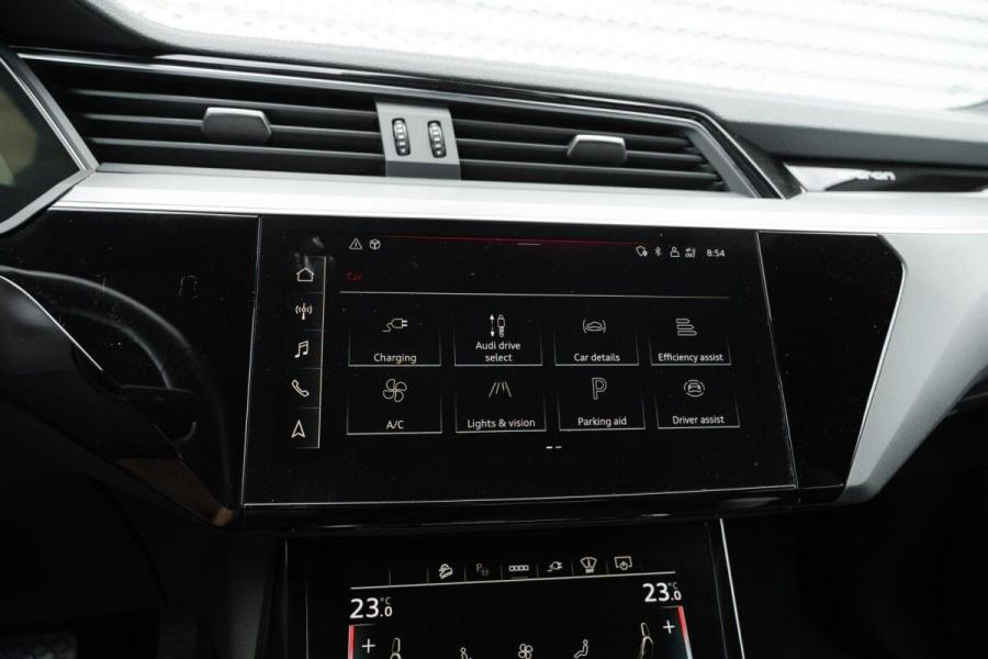 Melns Audi E-Tron 2023 Mārupe, ar dzinēja tilpumu 0.00 L un nobraukumu 28 tūkst. km par 43300 €, foto 22 vietnē AUTOMOTO.COM.LV
