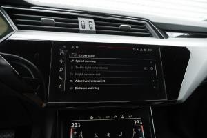 Melns Audi E-Tron 2023 Mārupe, ar dzinēja tilpumu 0.00 L un nobraukumu 28 tūkst. km par 43300 €, foto 26 vietnē AUTOMOTO.COM.LV