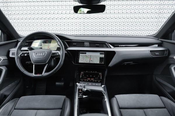 Black Audi E-Tron 2023 in Marupe, with an engine capacity of 0.00 L and mileage of 41 thousand km for 42150 €, photo 6 on AUTOMOTO.COM.LV