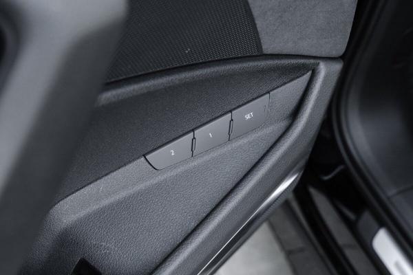Black Audi E-Tron 2023 in Marupe, with an engine capacity of 0.00 L and mileage of 41 thousand km for 42150 €, photo 8 on AUTOMOTO.COM.LV