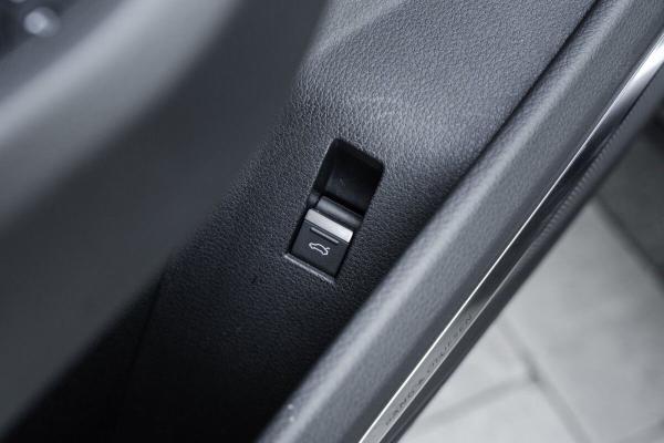 Black Audi E-Tron 2023 in Marupe, with an engine capacity of 0.00 L and mileage of 41 thousand km for 42150 €, photo 9 on AUTOMOTO.COM.LV