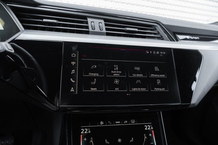 Melns Audi E-Tron 2023 Mārupe, ar dzinēja tilpumu 0.00 L un nobraukumu 41 tūkst. km par 42150 €, foto 23 vietnē AUTOMOTO.COM.LV