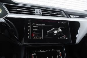 Melns Audi E-Tron 2023 Mārupe, ar dzinēja tilpumu 0.00 L un nobraukumu 41 tūkst. km par 42150 €, foto 24 vietnē AUTOMOTO.COM.LV
