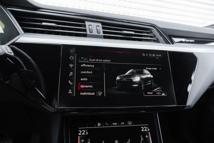 Melns Audi E-Tron 2023 Mārupe, ar dzinēja tilpumu 0.00 L un nobraukumu 41 tūkst. km par 42150 €, foto 24 vietnē AUTOMOTO.COM.LV