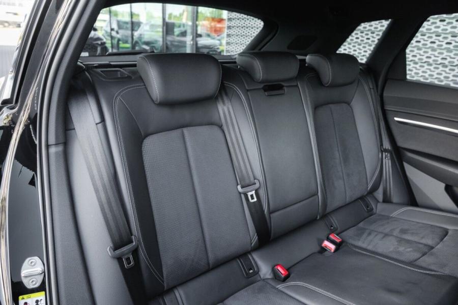 Melns Audi E-Tron 2023 Mārupe, ar dzinēja tilpumu 0.00 L un nobraukumu 41 tūkst. km par 42150 €, foto 31 vietnē AUTOMOTO.COM.LV