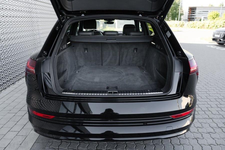 Melns Audi E-Tron 2023 Mārupe, ar dzinēja tilpumu 0.00 L un nobraukumu 41 tūkst. km par 42150 €, foto 32 vietnē AUTOMOTO.COM.LV
