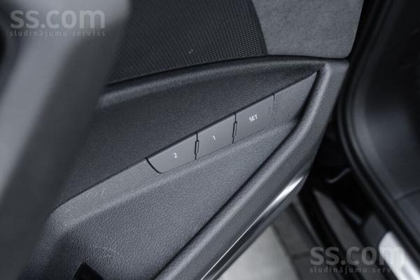 Black Audi E-Tron 2023 in Riga, with an engine capacity of 0.00 L and mileage of 41 thousand km for 42150 €, photo 8 on AUTOMOTO.COM.LV