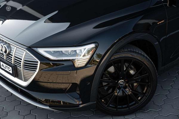 Melns Audi E-Tron 2023 Viļņa, ar dzinēja tilpumu 0.00 L un nobraukumu 97 tūkst. km par 32900 €, foto 8 vietnē AUTOMOTO.COM.LV