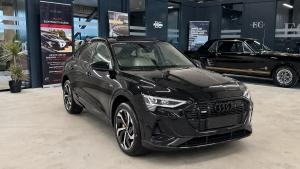 Black Audi E-Tron 2023 in Marupe, with an engine capacity of 0.00 L and mileage of 90 thousand km for 33990 €, photo  on AUTOMOTO.COM.LV