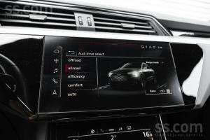 Melns Audi E-Tron 2024 Rīga, ar dzinēja tilpumu 0.00 L un nobraukumu 72 tūkst. km par 54200 €, foto 24 vietnē AUTOMOTO.COM.LV