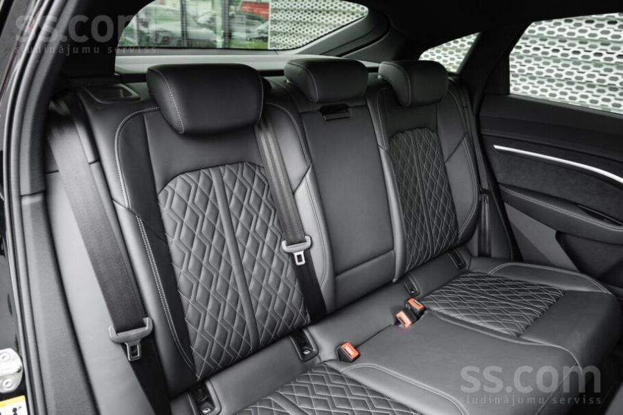 Melns Audi E-Tron 2024 Rīga, ar dzinēja tilpumu 0.00 L un nobraukumu 72 tūkst. km par 54200 €, foto 34 vietnē AUTOMOTO.COM.LV