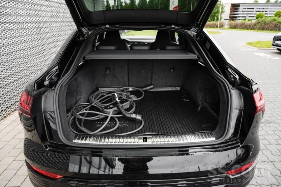 Melns Audi E-Tron 2024 Rīga, ar dzinēja tilpumu 0.00 L un nobraukumu 72 tūkst. km par 54200 €, foto 35 vietnē AUTOMOTO.COM.LV