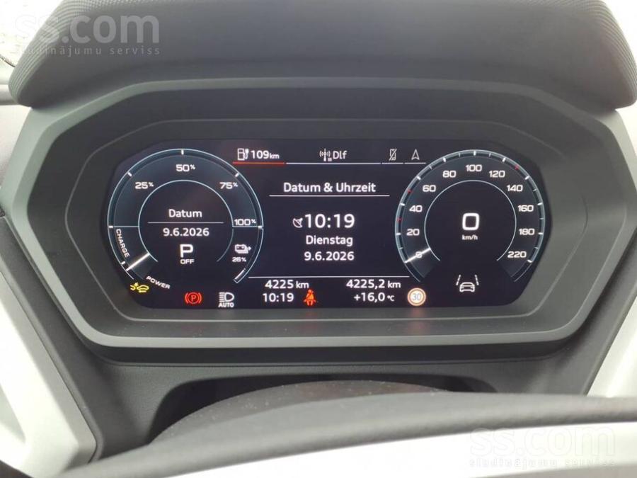 Black Audi E-Tron 2024 in Riga, with an engine capacity of 0.00 L and mileage of 4 thousand km for 39900 €, photo 7 on AUTOMOTO.COM.LV