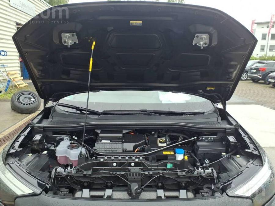 Black Audi E-Tron 2024 in Riga, with an engine capacity of 0.00 L and mileage of 4 thousand km for 39900 €, photo 15 on AUTOMOTO.COM.LV