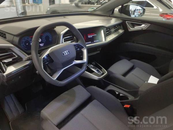 Black Audi E-Tron 2025 in Riga, with an engine capacity of 0.00 L and mileage of 8 thousand km for 42600 €, photo 3 on AUTOMOTO.COM.LV