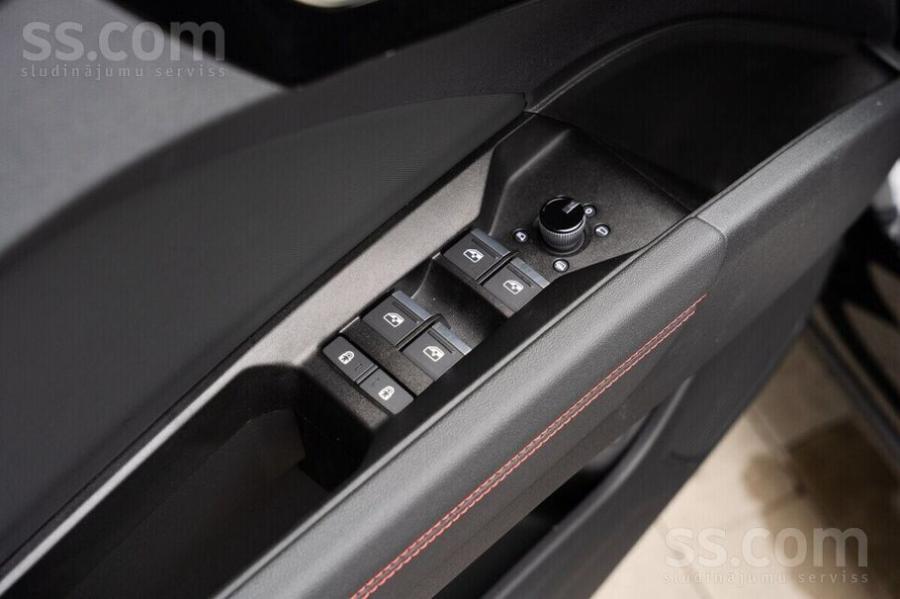 Black Audi E-Tron 2026 in Riga, with an engine capacity of 0.00 L and mileage of 15 thousand km for 61900 €, photo 8 on AUTOMOTO.COM.LV