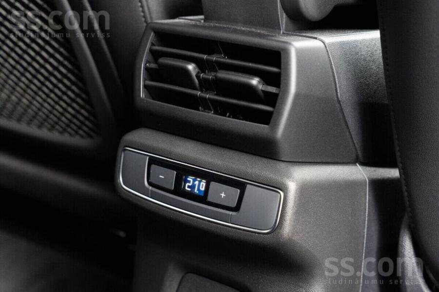 Black Audi E-Tron 2026 in Riga, with an engine capacity of 0.00 L and mileage of 15 thousand km for 61900 €, photo 27 on AUTOMOTO.COM.LV