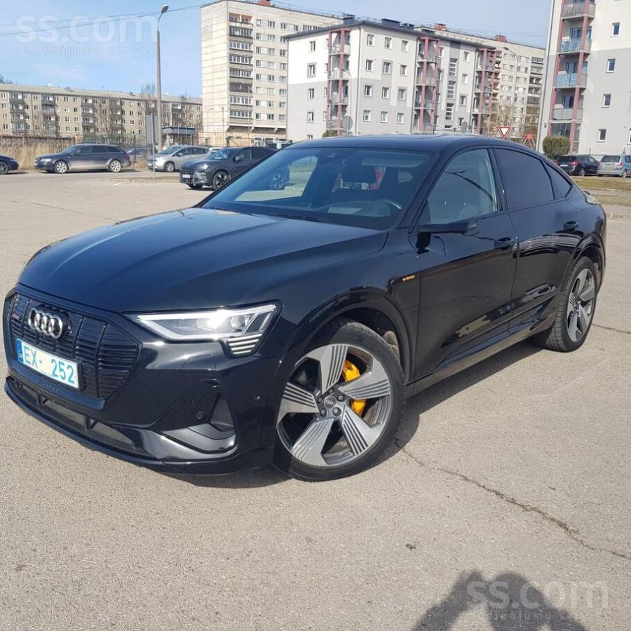 Melns Audi E-Tron 2020 Rīga, ar dzinēja tilpumu 0.00 L un nobraukumu 61 tūkst. km par 36000 €, foto 1 vietnē AUTOMOTO.COM.LV