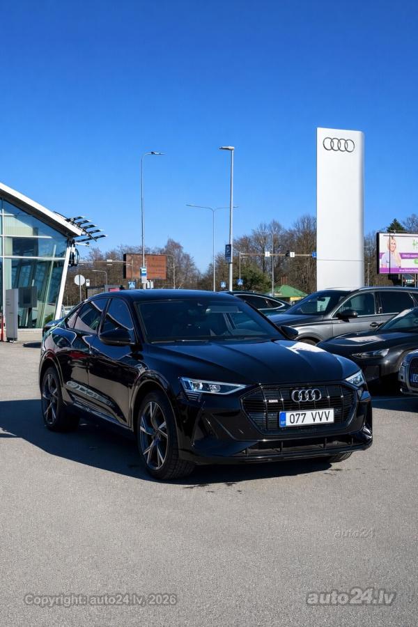 Melns Audi E-Tron 2020 Tallina, ar dzinēja tilpumu 0.00 L un nobraukumu 161 tūkst. km par 27900 €, foto 1 vietnē AUTOMOTO.COM.LV
