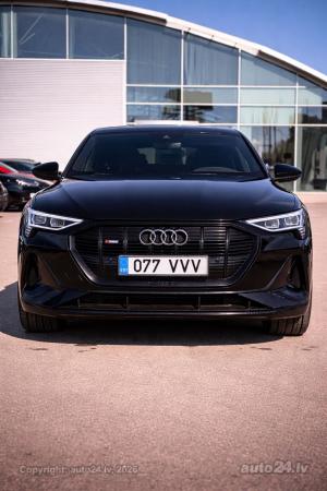 Melns Audi E-Tron 2020 Tallina, ar dzinēja tilpumu 0.00 L un nobraukumu 161 tūkst. km par 27900 €, foto 4 vietnē AUTOMOTO.COM.LV