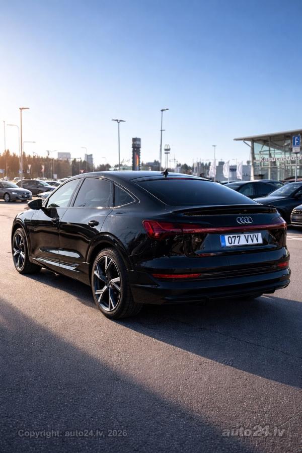 Melns Audi E-Tron 2020 Tallina, ar dzinēja tilpumu 0.00 L un nobraukumu 161 tūkst. km par 27900 €, foto 6 vietnē AUTOMOTO.COM.LV