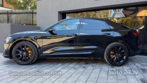 Черный Ауди E-Tron 2020 в Таллин, объемом двигателя 0.00 л и пробегом 88 тыс. км за 37900 €, фото 3 на AUTOMOTO.COM.LV