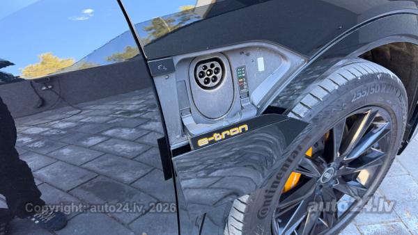 Melns Audi E-Tron 2020 Tallina, ar dzinēja tilpumu 0.00 L un nobraukumu 88 tūkst. km par 37900 €, foto 9 vietnē AUTOMOTO.COM.LV
