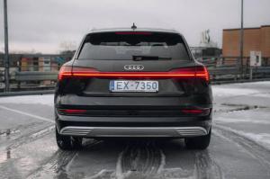 Black Audi E-Tron 2020 in Riga, with an engine capacity of 0.00 L and mileage of 48 thousand km for 41150 €, photo 12 on AUTOMOTO.COM.LV