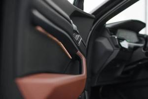 Black Audi E-Tron 2020 in Riga, with an engine capacity of 0.00 L and mileage of 48 thousand km for 41150 €, photo 20 on AUTOMOTO.COM.LV