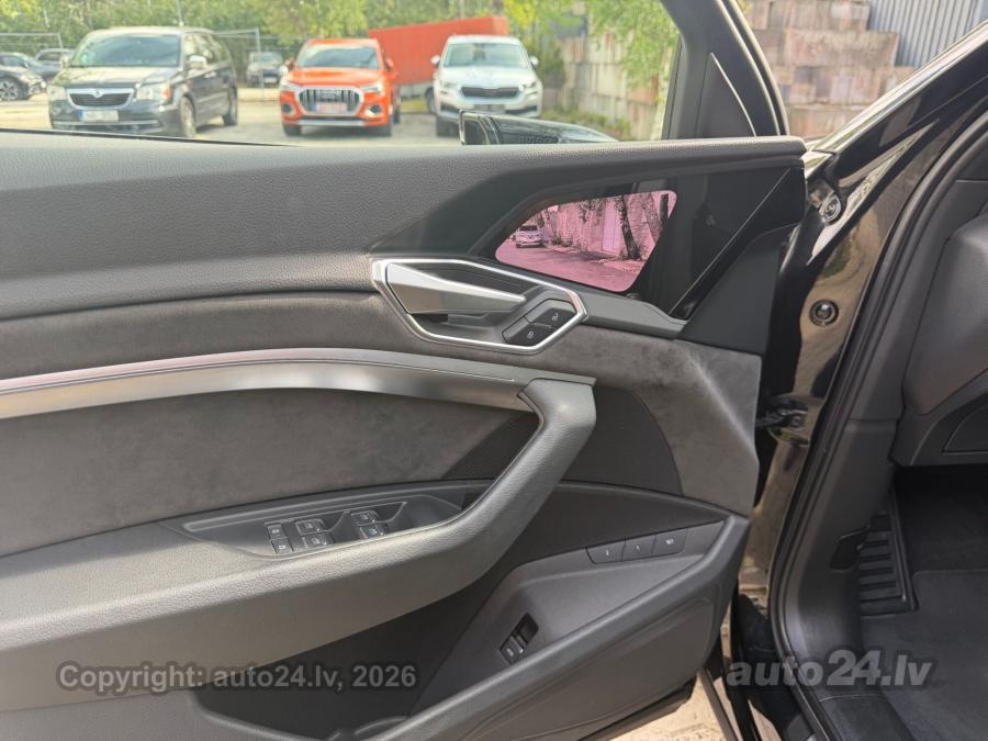 Черный Ауди E-Tron 2020 в Таллин, объемом двигателя 0.00 л и пробегом 92 тыс. км за 34990 €, фото 12 на AUTOMOTO.COM.LV
