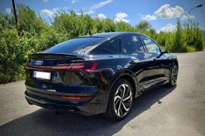 Черный Ауди E-Tron 2021 в Паневежис, объемом двигателя 0.00 л и пробегом 130 тыс. км за 33600 €, фото 6 на AUTOMOTO.COM.LV