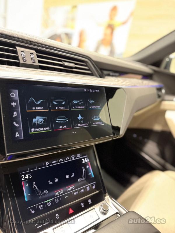 Melns Audi E-Tron 2022 Tallina, ar dzinēja tilpumu 0.00 L un nobraukumu 149 tūkst. km par 54999 €, foto 11 vietnē AUTOMOTO.COM.LV