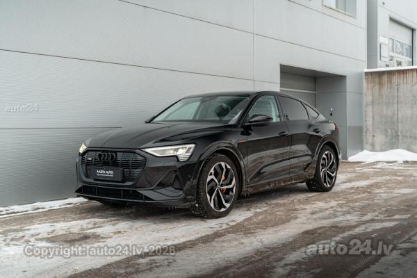 Melns Audi E-Tron 2022 Tartu, ar dzinēja tilpumu 0.00 L un nobraukumu 59 tūkst. km par 34900 €, foto 1 vietnē AUTOMOTO.COM.LV