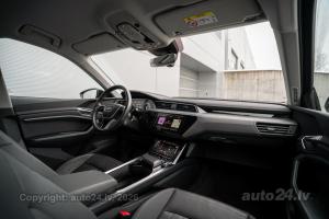 Melns Audi E-Tron 2022 Tartu, ar dzinēja tilpumu 0.00 L un nobraukumu 59 tūkst. km par 34900 €, foto 3 vietnē AUTOMOTO.COM.LV