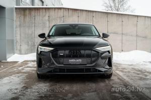 Melns Audi E-Tron 2022 Tartu, ar dzinēja tilpumu 0.00 L un nobraukumu 59 tūkst. km par 34900 €, foto 4 vietnē AUTOMOTO.COM.LV