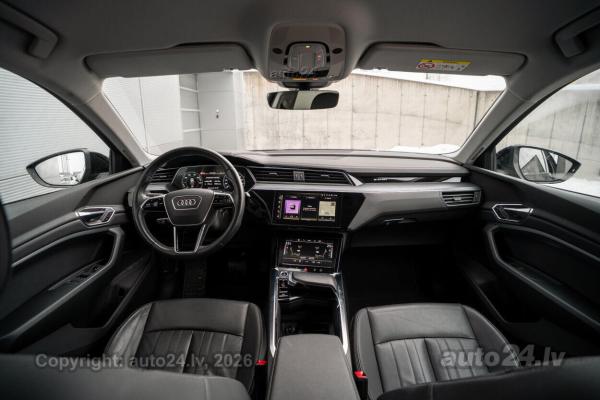 Melns Audi E-Tron 2022 Tartu, ar dzinēja tilpumu 0.00 L un nobraukumu 59 tūkst. km par 34900 €, foto 7 vietnē AUTOMOTO.COM.LV