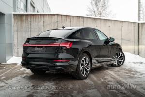 Melns Audi E-Tron 2022 Tartu, ar dzinēja tilpumu 0.00 L un nobraukumu 59 tūkst. km par 34900 €, foto 9 vietnē AUTOMOTO.COM.LV