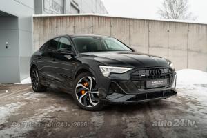 Melns Audi E-Tron 2022 Tartu, ar dzinēja tilpumu 0.00 L un nobraukumu 59 tūkst. km par 34900 €, foto 12 vietnē AUTOMOTO.COM.LV